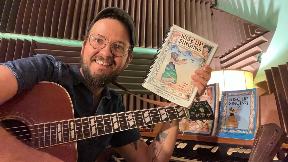 Jalopy Anniversary Sing-a-long with The Rise Up Singing | Viewcy